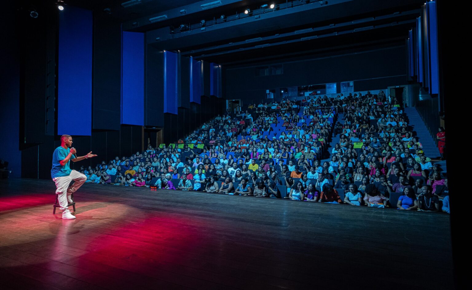 Humorista Tiago Souza se apresenta no Teatro Jorge Amado - Balaio Cultural